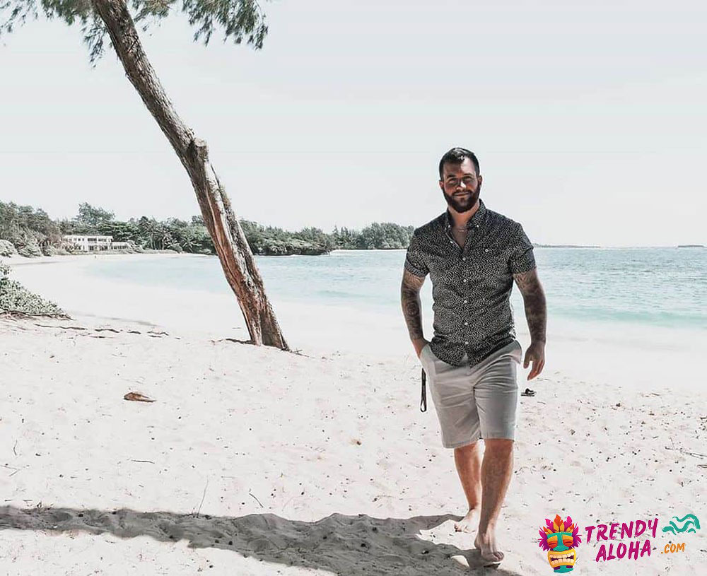 Men's Vacation Outfit Ideas - Mastering the Hawaiian Shirt - Trendy Aloha
